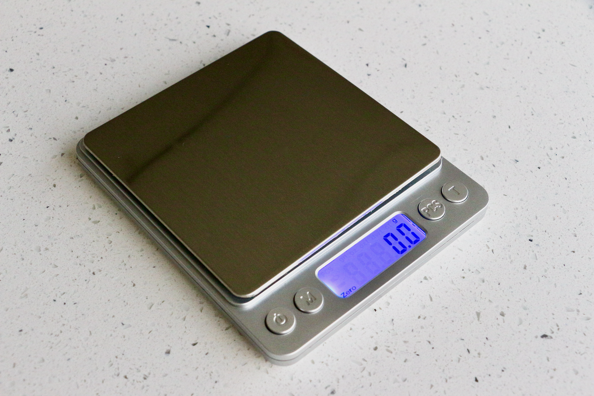 Lightweight Precision Kitchen Weighing Scale | Bakestarters