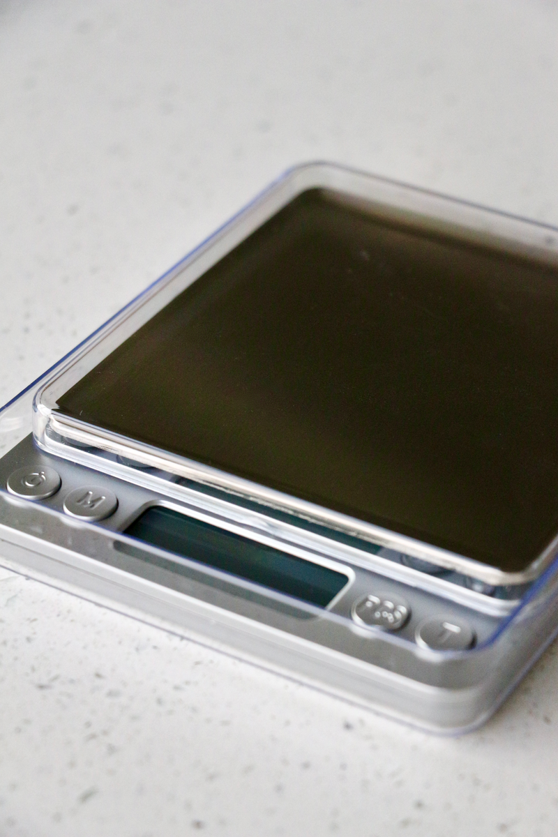 Lightweight Precision Kitchen Weighing Scale | Bakestarters